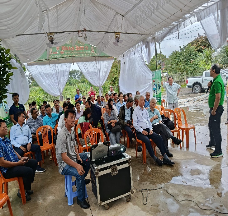 TRÌNH DIỄN CÔNG NGHỆ CƠ GIỚI HÓA SẠ KHÔ KẾT HỢP VÙI PHÂN CHO CANH TÁC ...